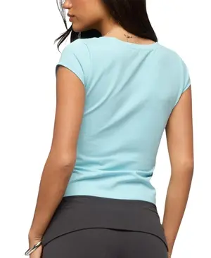 EDIKTED Overlap V Neck T-shirt