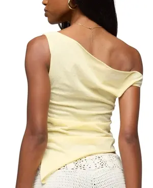 EDIKTED Ruched Asymmetric Off Shoulder Top