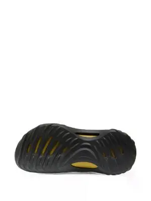 CROCS Echo Wave Mules