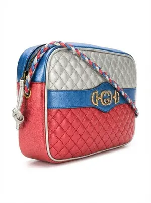 Gucci Matelassé Shoulder Bag - Red