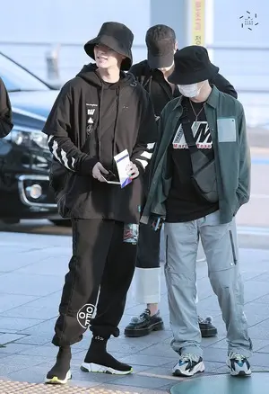 Off-White Park Canlie Same Style Mariana De Silva Slim Sweatpants