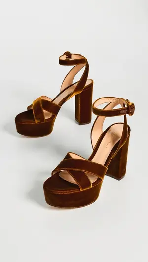 GIANVITO ROSSI Sabrina Velluto Heels