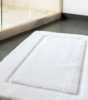 GRACCIOZA Egoist Frame Bath Mat