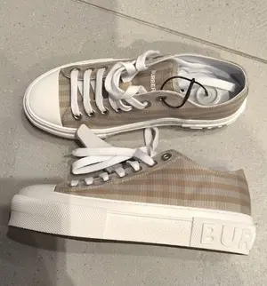Burberry Plaid Low-cut Casual Shoes - White