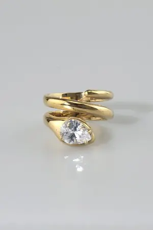 MEIDEYA Spiral Pear-cut Ring - Gold