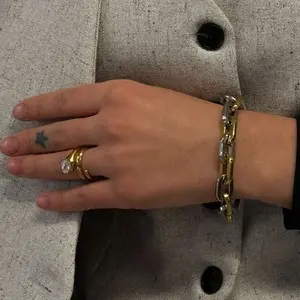 MEIDEYA Spiral Pear-cut Ring