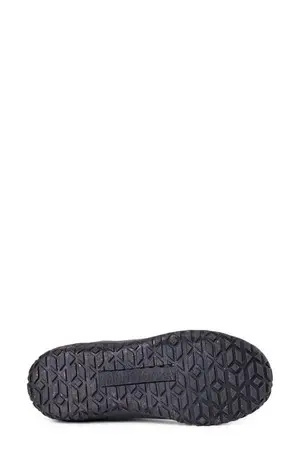Minnetonka Chelsea Tread Boot - Black