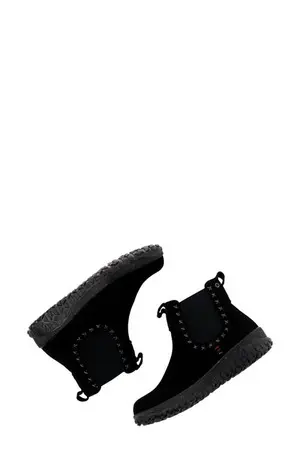 Minnetonka Chelsea Tread Boot - Black