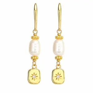 WAY TO CHIC White / Gold Golden Pearl Drop Earrings - White/gold