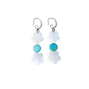 WAY TO CHIC White / Blue Flower Shell Earrings - White/blue
