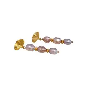 WAY TO CHIC Rose Pearls On Leaf Studs - Gold