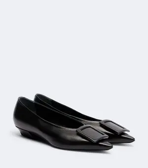 ROGER VIVIER Pointed Toe Ballet Flats - Black