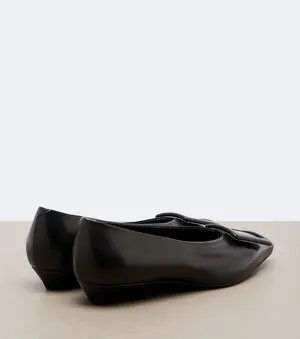 ROGER VIVIER Pointed Toe Ballet Flats - Black