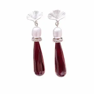 Way To Chic Silver-plated Ginkgo Motif Drop Earrings With Pearl And Black Agate - Black/grey/silver