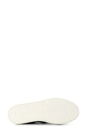 Toms Emily Slip-on Sneaker - Black