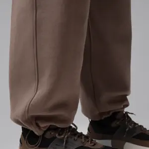 JORDAN Brooklyn Oversized Fleece Cargo Pants