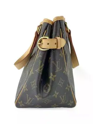 LOUIS VUITTON 2006 Batignolles Monogram Tote Bag