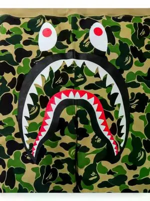 A BATHING APE Camouflage Shark Shorts - Green