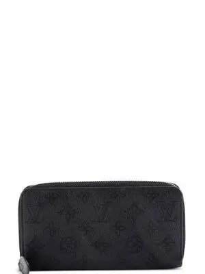 LOUIS VUITTON Zippy Wallet Mahina Leather Small Wallets