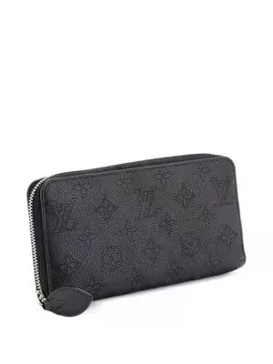 LOUIS VUITTON Zippy Wallet Mahina Leather Small Wallets - Black