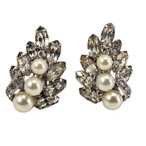 MADISON BEVERLY HILLS Vintage Rhinestone And Faux Pearl Clip-on Earrings - Silver