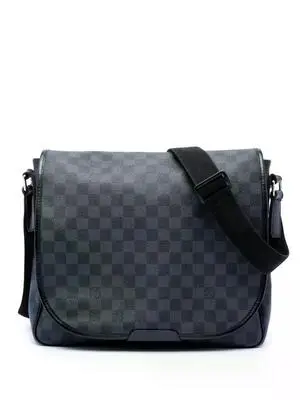 LOUIS VUITTON Damier Graphite Daniel Mm Crossbody Bag - Black
