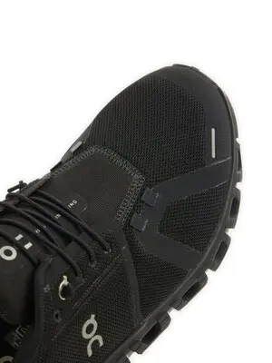 On 6 Sneakers