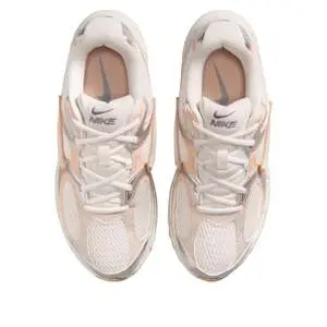 Nike V5 Rnr Sneakers - Phantom Chalk/shimmer