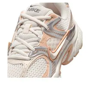 Nike V5 Rnr Sneakers - Phantom Chalk/shimmer
