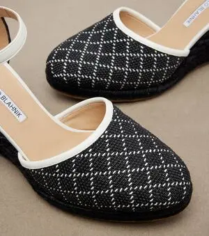Manolo Blahnik Raffia-effect Espadrille Wedges - Black