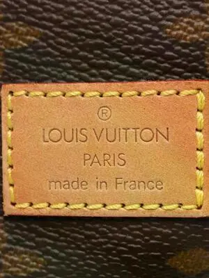 LOUIS VUITTON 1999 Monogram Saumur 30 Crossbody Bag