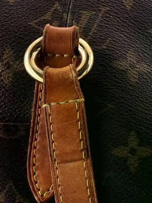 LOUIS VUITTON Monogram Canvas Gm Shoulder Bag - Brown
