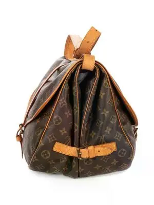 LOUIS VUITTON Saumur Gm Cross Body Bag