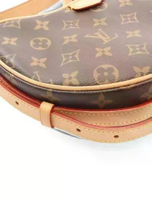 LOUIS VUITTON 2021s Croissant Monogram-pattern Shoulder Bag - Brown