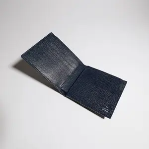 Gucci Essence Classic Bi-fold Wallet Leather