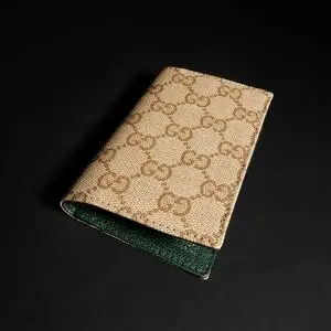 Gucci Essence Classic Card Case Leather