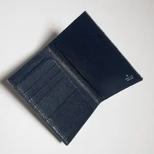 Gucci Essence Classic Passport Case Leather - Blue