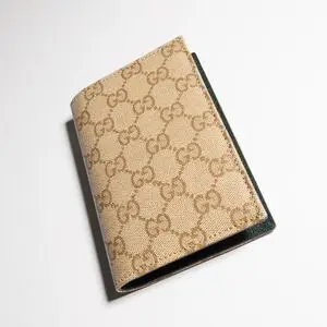 Gucci Essence Classic Passport Case Leather