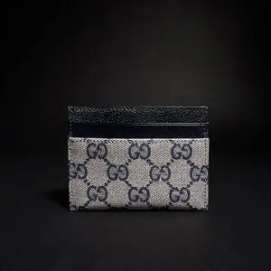 Gucci Essence Classic Card Case Gg Canvas