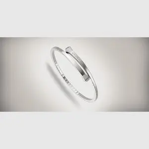 Gucci Chiodo Flexible Bangle Bracelet