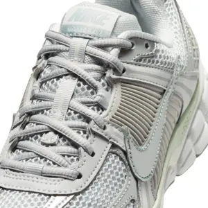 Nike Zoom Vomero Lace-up Sneakers - Grey