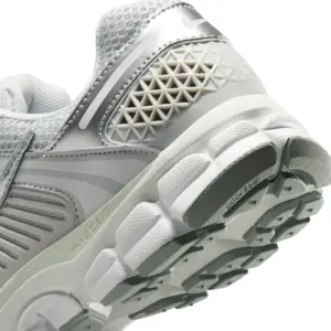 Nike Zoom Vomero Lace-up Sneakers - Grey