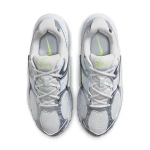 Nike V5 Rnr Shoes With Reflective Accents