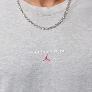 JORDAN Flight Essentials Oversized Patch T-shirt