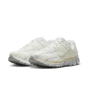 Nike Zoom Vomero Athletic Shoes With Reflective Accents - White