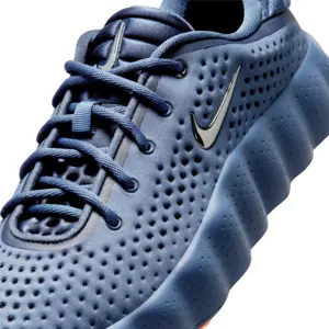 Nike Mind 002 Pregame Athletic Shoes