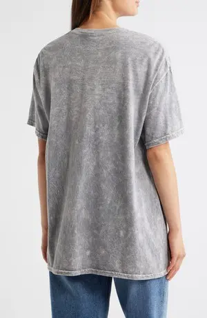 MERCH TRAFFIC Metallica Graphic Tee