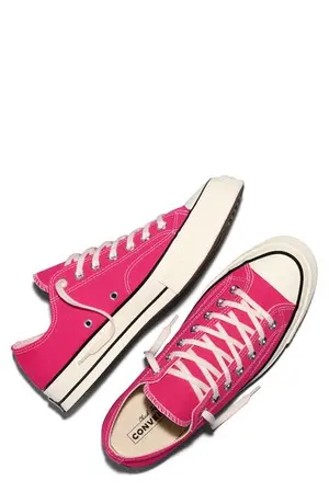 CONVERSE Chuck 70 Gender Inclusive Sneaker - Rough Raspberry/egret/black