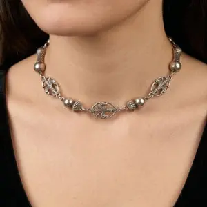 MADISON BEVERLY HILLS Sterling Silver Fleur-de-lis Station Necklace