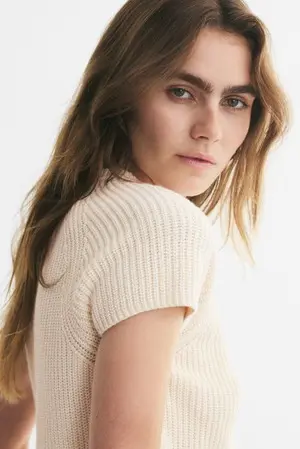H&M Ribbed Knit Top With Round Neckline And Raglan Sleeves